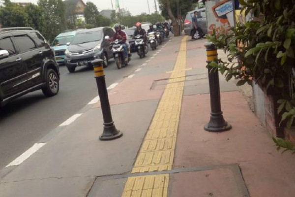 Duh, Baru Diresmikan, Guiding Block di Kotabaru Sudah Rusak ...