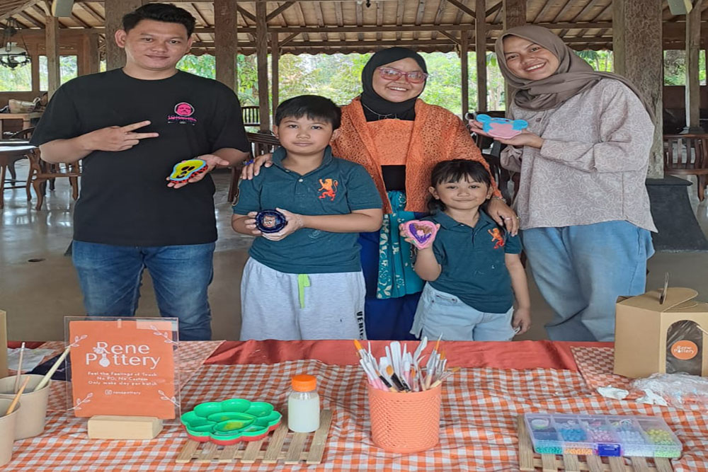 Kenalkan Diri ke Masyarakat Java Village Resort Gelar Fun Pottery ...